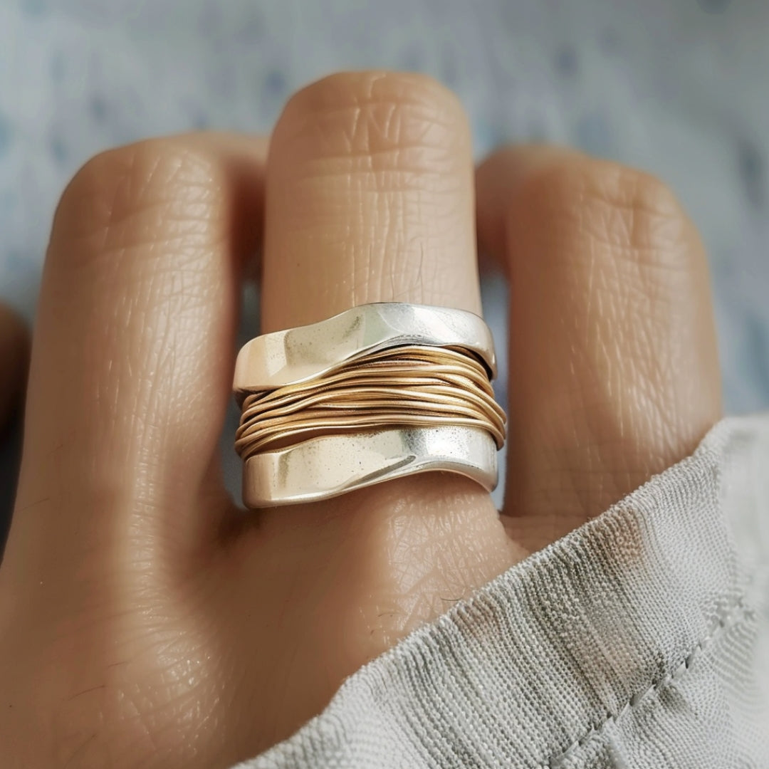 Elegant Silver and Gold Threads Ring – MabelJewelry